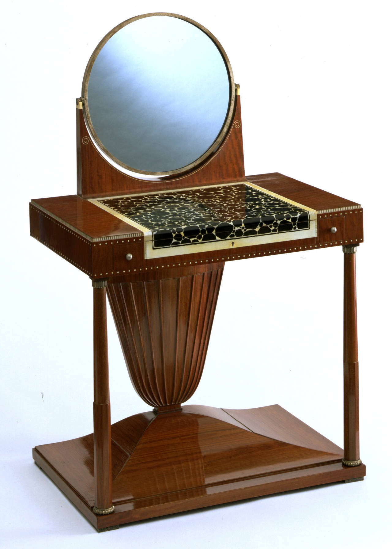 Dressing Table Are na dressing-table-are-na
