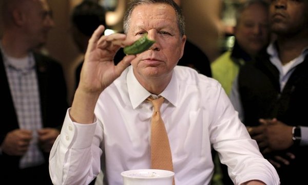 Are.na / Photos of politicians eating corn dogs